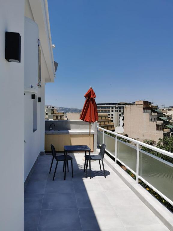 Ikarus, Athens (updated prices 2025)