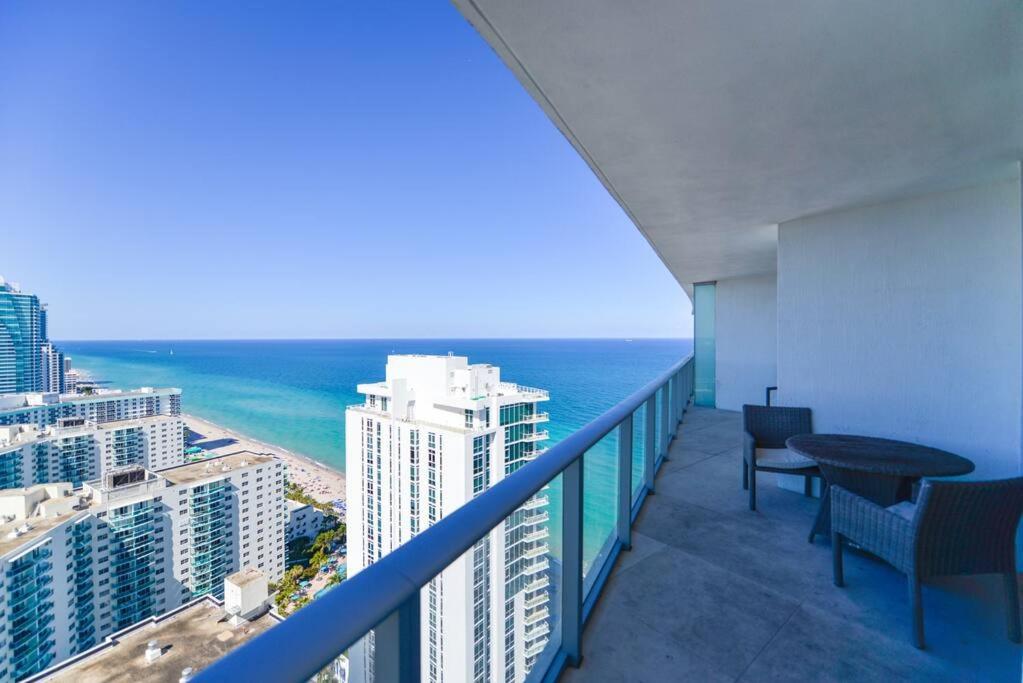 Beachfront Tranquility Condo with Mesmerizing View, Hollywood (updated ...