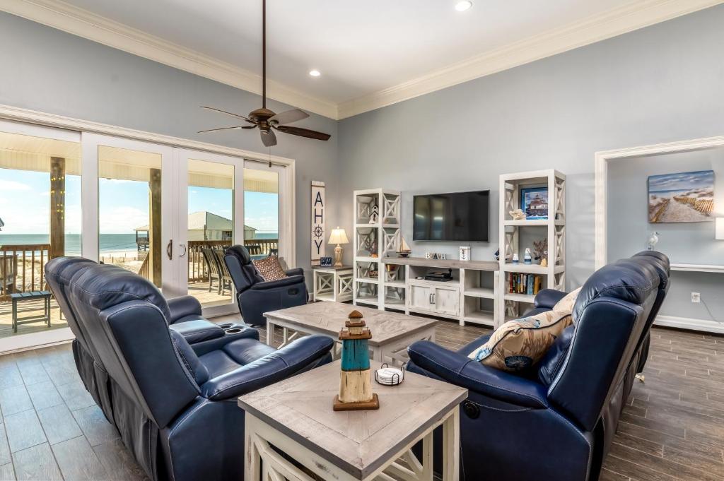 Sandy Toe's, Dauphin Island (updated prices 2026)