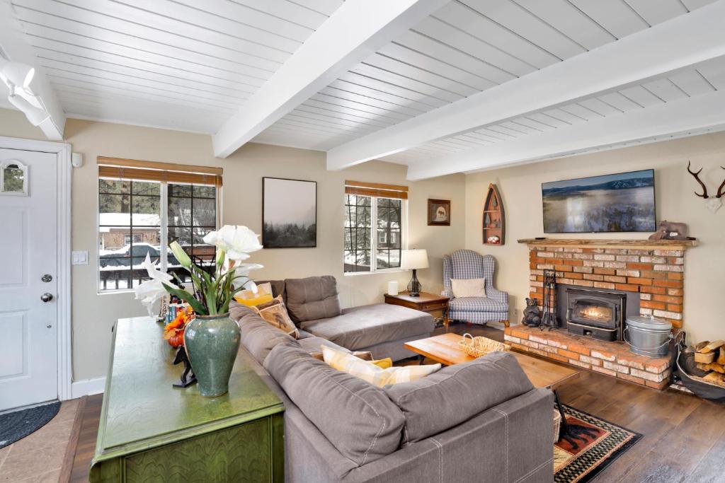 Tinker Bell Gambrel by Big Bear Vacations Ultra Relaxing Bear City ...