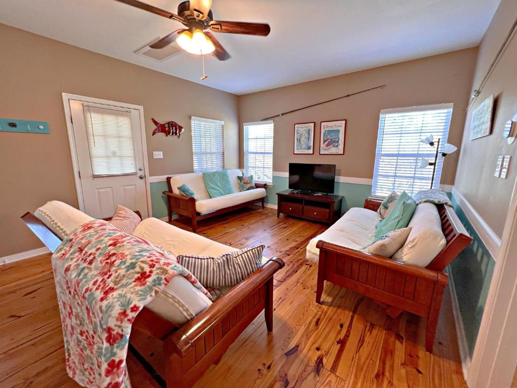 B.e.a.c.h.️ Best Escape Anyone Can Have - Alabama