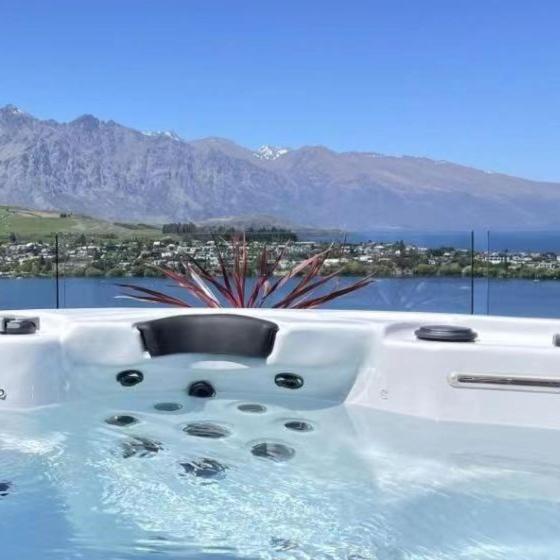 Magnificent Lakeview Modern Luxury, Queenstown (updated prices 2025)
