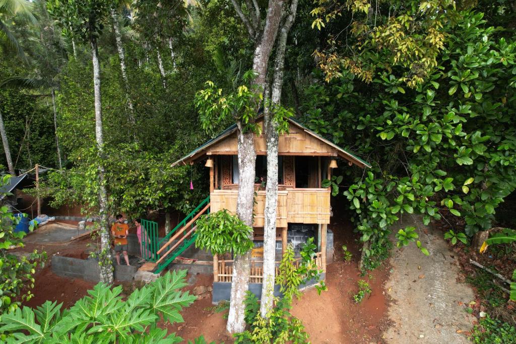 Fab - Bamboo Hut with Open Shower, Munnar (updated prices 2025)
