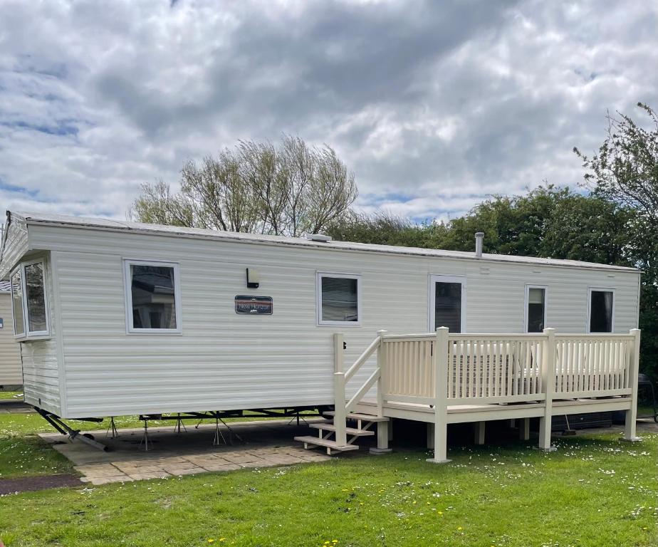 Haven Burnham On Sea Holiday Village Static Caravan With Decking Sleeps ...