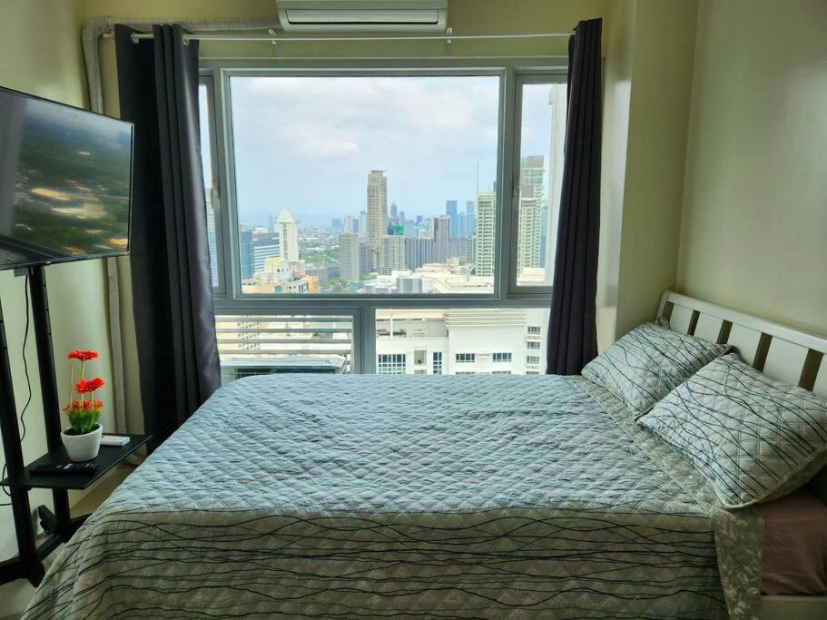 Makati Penthouse with Stunning City Skyline View, Manila (updated ...