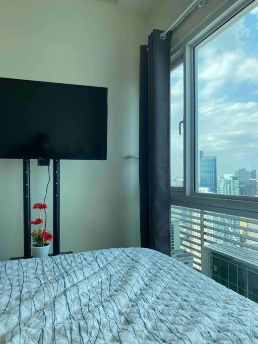 Makati Penthouse with Stunning City Skyline View, Manila (updated ...