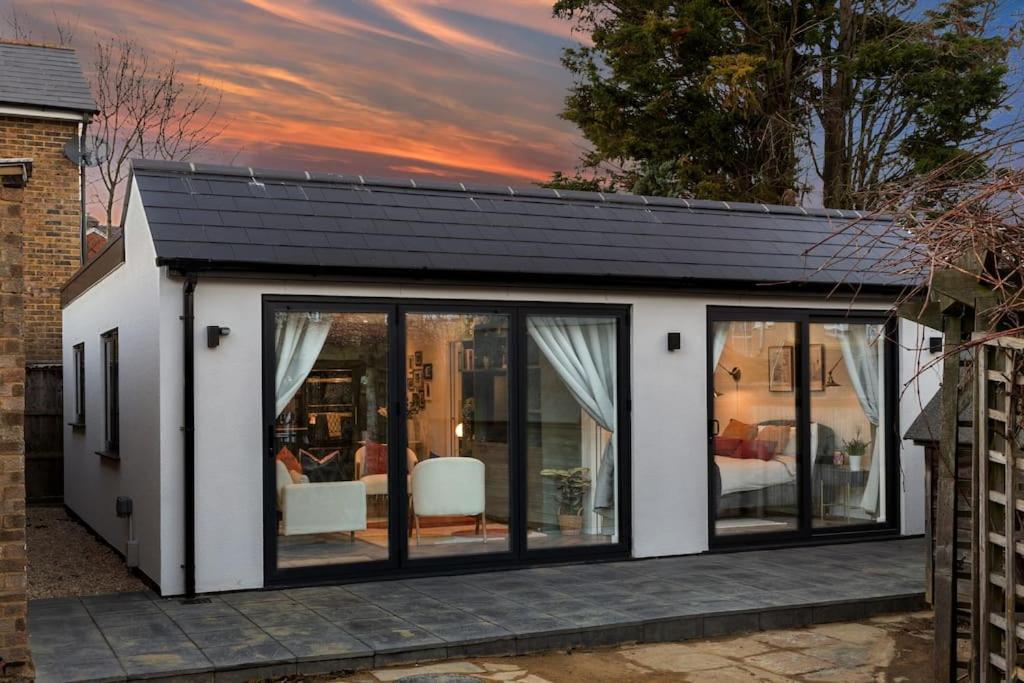 My dad's secret place, Morden (updated prices 2025)