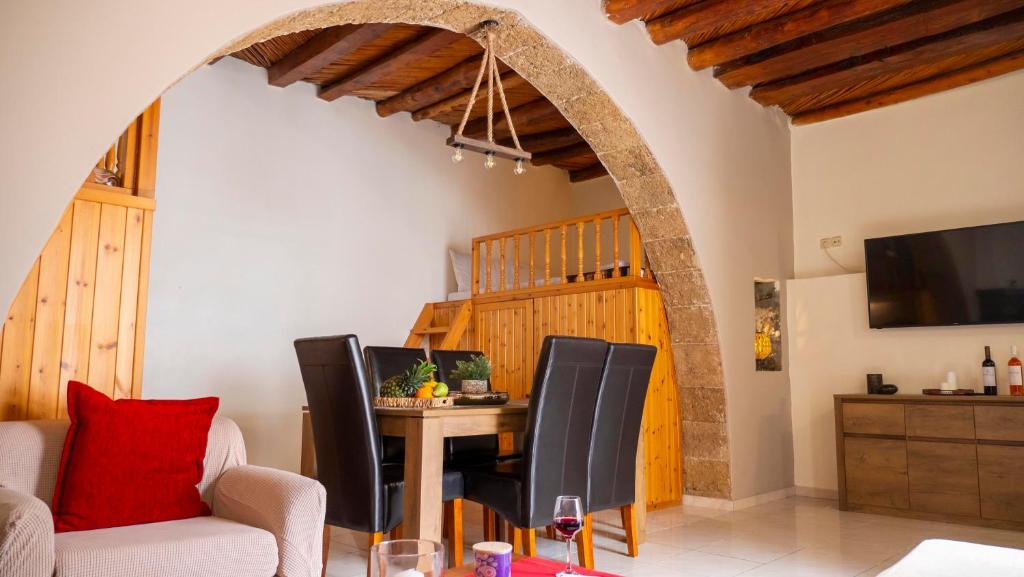 Beaver's Nest, Profília (updated prices 2026)