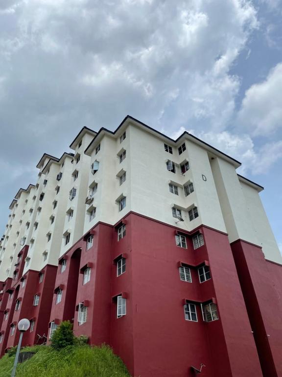 Barokah Homestay Buginvilla Taman Bunga Raya, Kampung Sungia Buaya ...