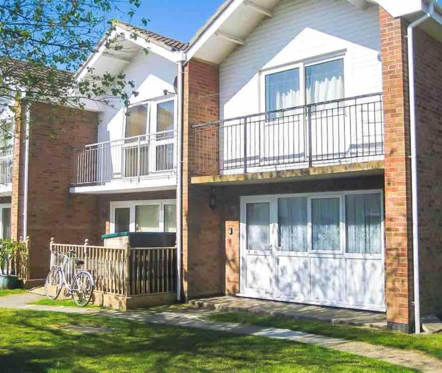 Villa sea view 3-bed heated pool eat bar kids park, Lowestoft (updated ...