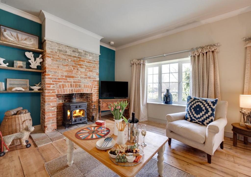 Phoenix Cottage, Happisburgh (updated prices 2026)