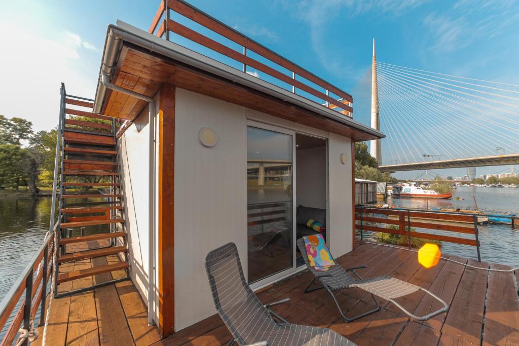 Ada Ciganlija PLAVI SAFIR splav, Ada Ciganlija (aktualisierte Preise für 2024)