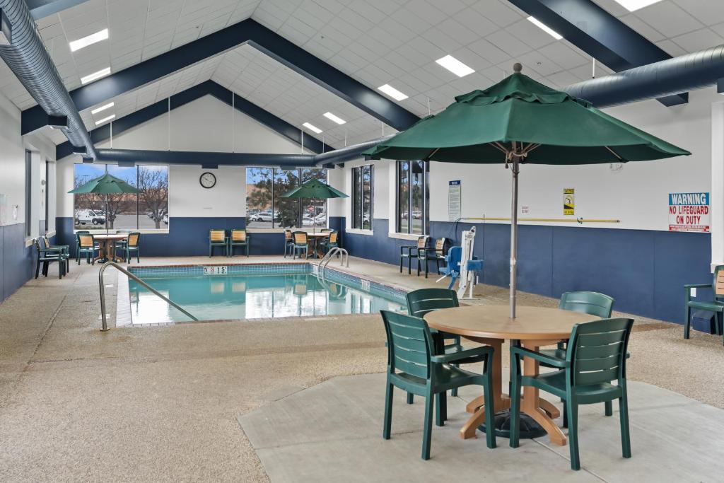 Quality Inn & Suites Mall of America - MSP Airport, Bloomington ...