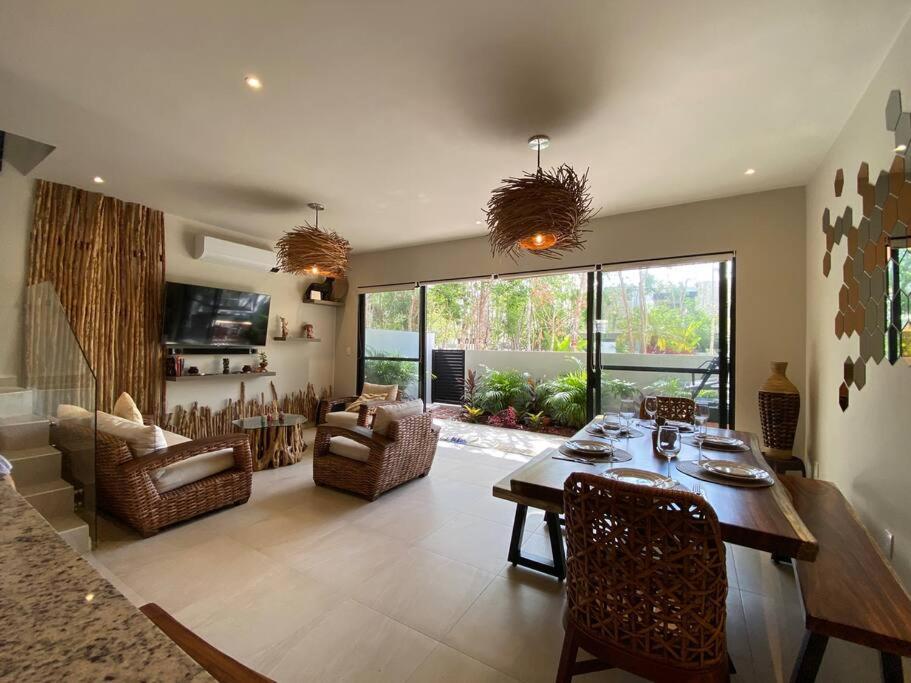 Casa Tropical by Modena Homes., Playa del Carmen (updated prices 2024)