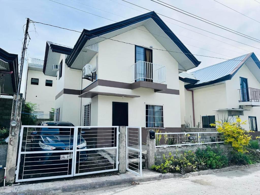 3 bedroom house Prestige Cabantian near Malls and Airport, Davao City ...