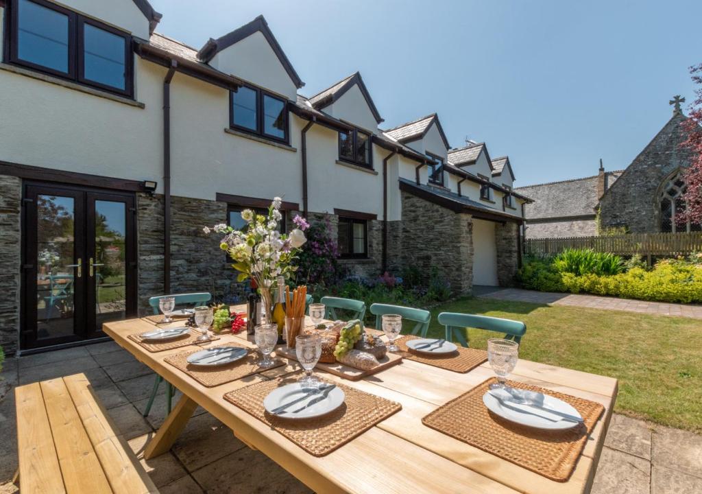 Barton Farm, West Down (updated prices 2024)