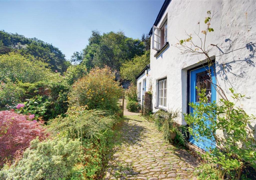 Peppercombe Holt, Parkham (updated prices 2026)