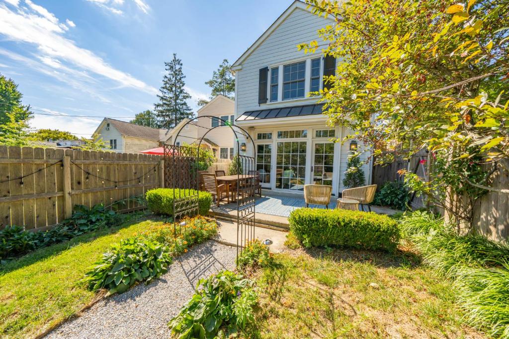The Walton House - historic 3bd 2 5ba with parking, Kennett Square ...