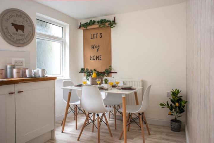 Cottage by Rhigos Mountains, Treherbert (updated prices 2025)