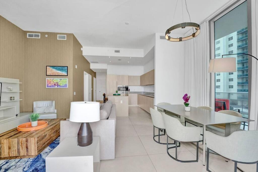 Upscale Ocean Front Condo With High Ceilings, Hollywood (updated prices ...