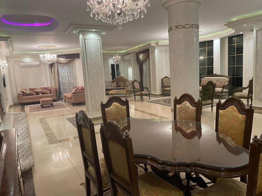 fancy 3 bedrooms apartment for rent in a sheikh zayed compound, Sheikh ...
