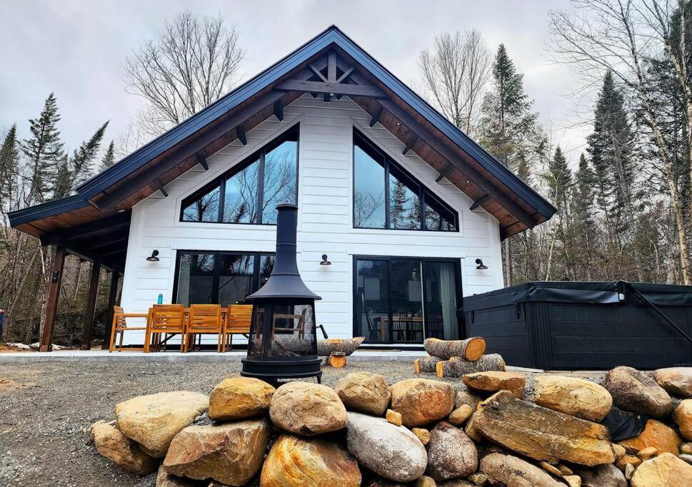 Le Stuga - Lac -Spa & Sauna Hammam, Lac-aux-Sables – posodobljene cene ...