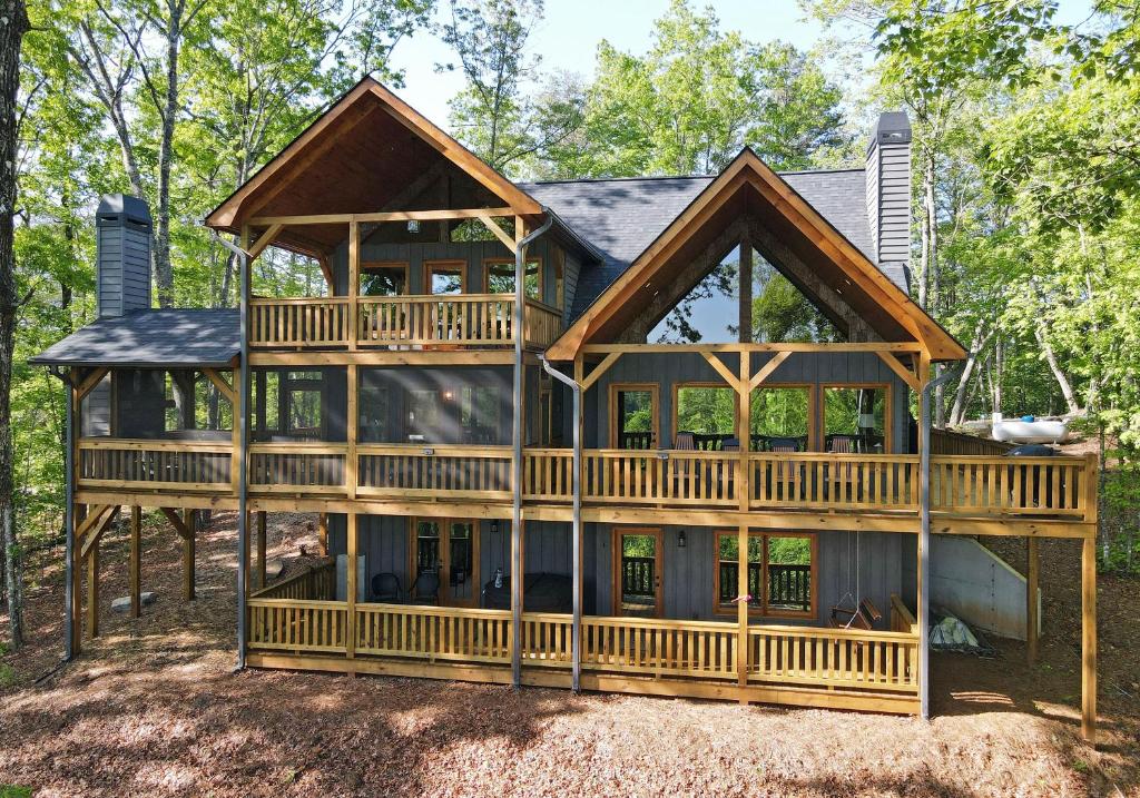 Fox Den - Amazing cabin, view, hot tub and more!, Blue Ridge (prezzi ...