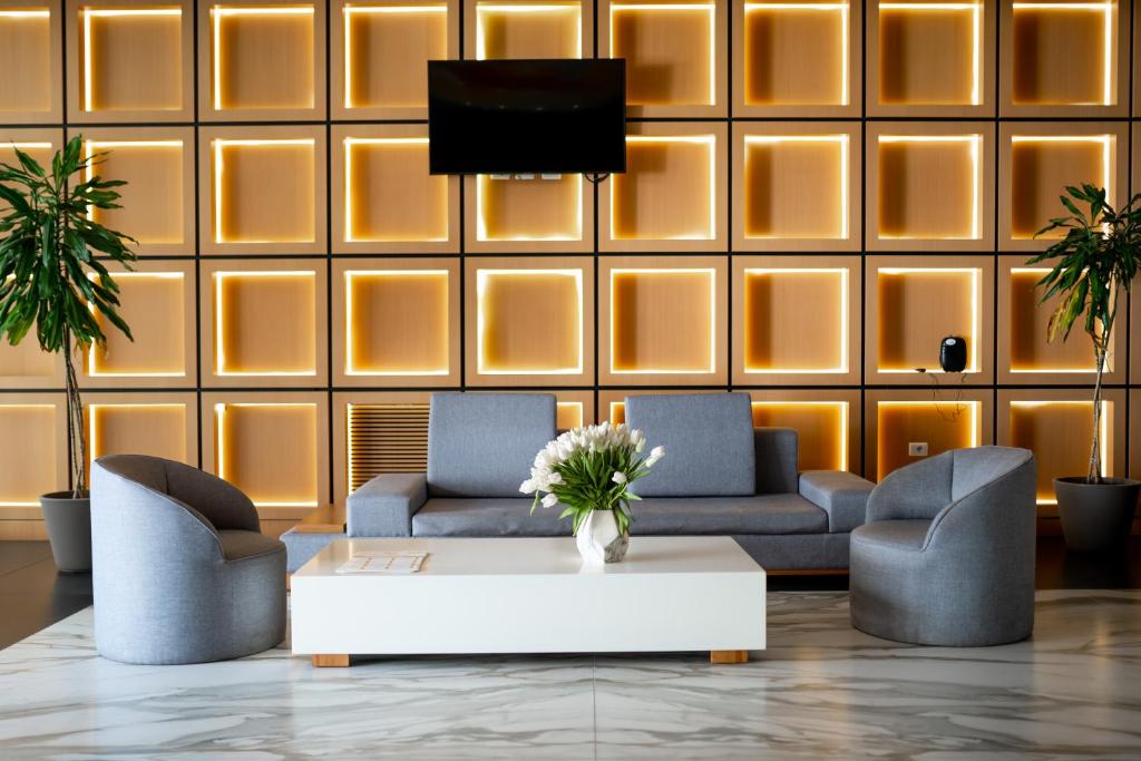 Royal G Max, Golem (updated prices 2025)