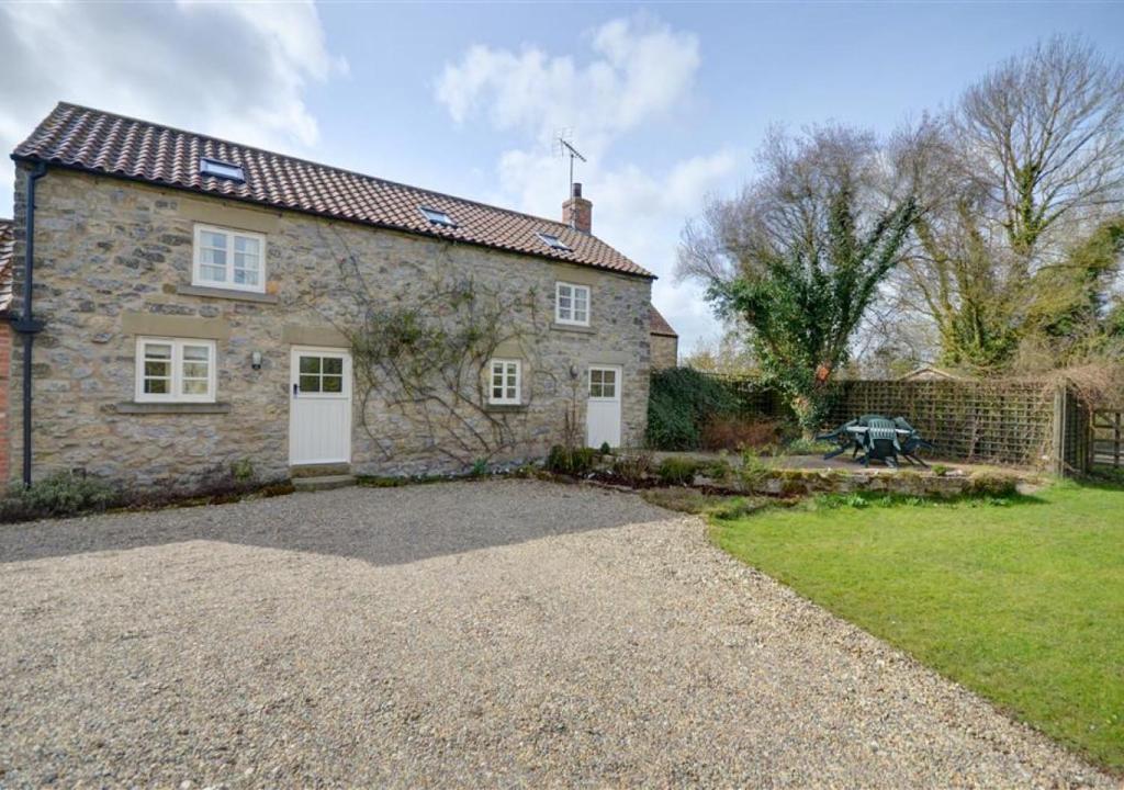 Standfield Hall Cottage, Pickering (updated prices 2025)