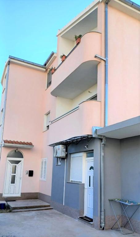 Apartment NEVA Split with free private parking space, Split (updated ...