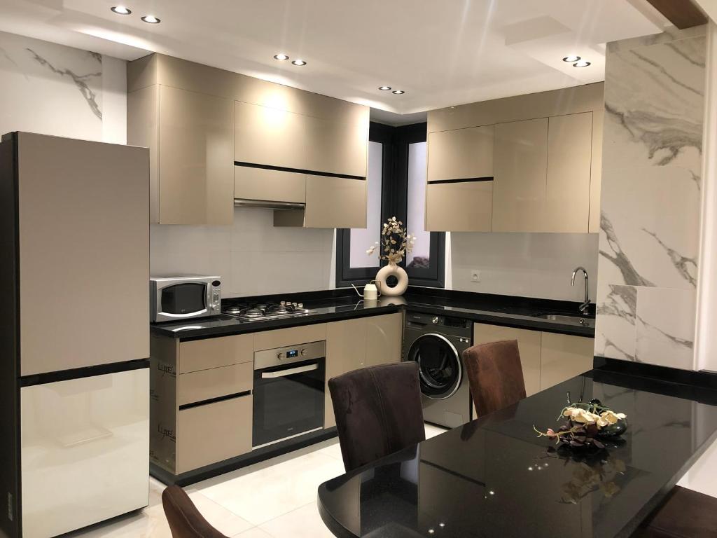 Le EE, Tétouan – Updated 2023 Prices