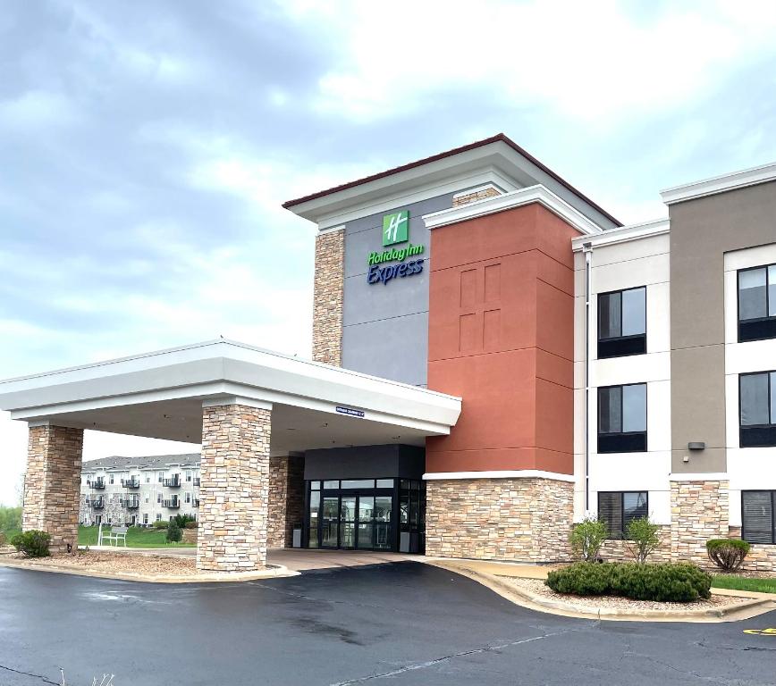 Holiday Inn Express Rochester South - Mayo Area, an IHG Hotel ...