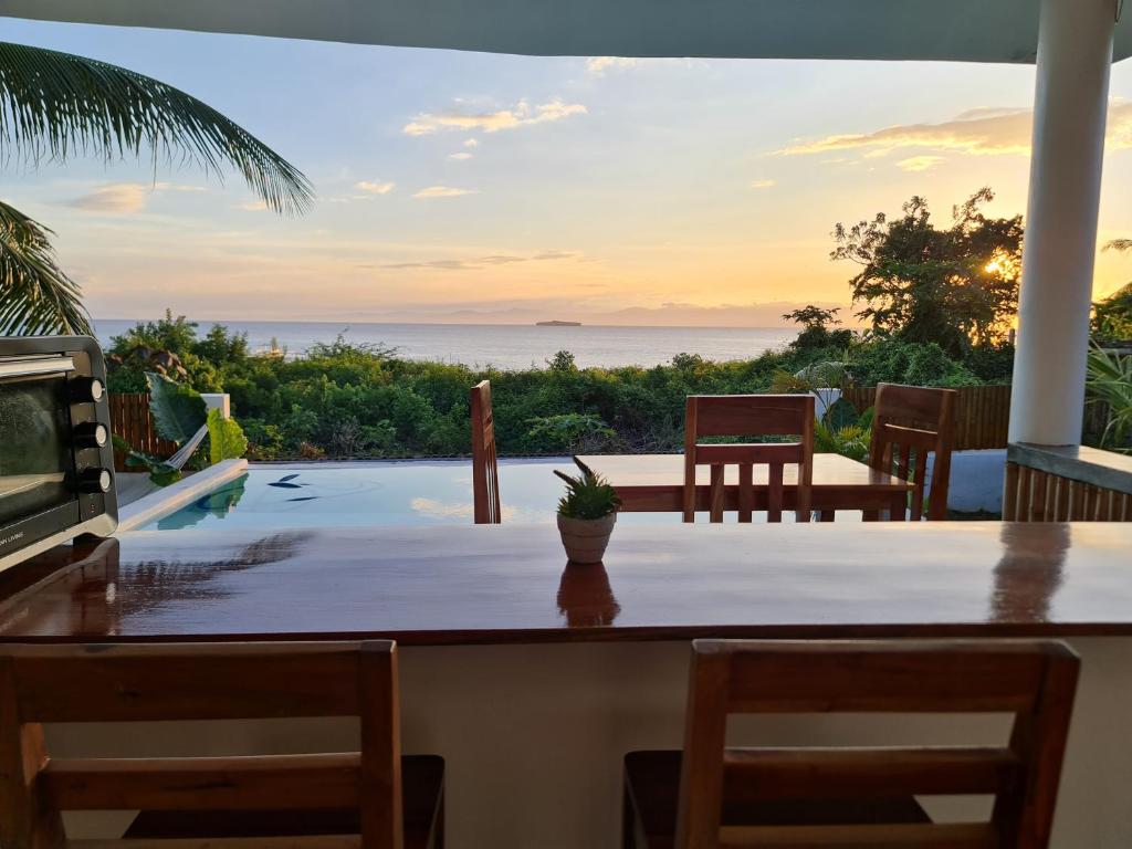BUBLINA Villa & Guest House Moalboal, Moalboal (preços atualizados para ...