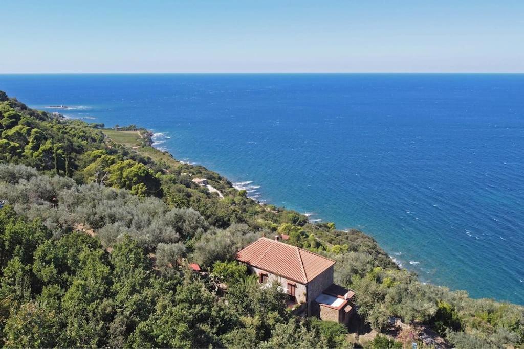CASALE PANORAMICO IN CILENTO PER 6, San Marco di Castellabate (precios ...