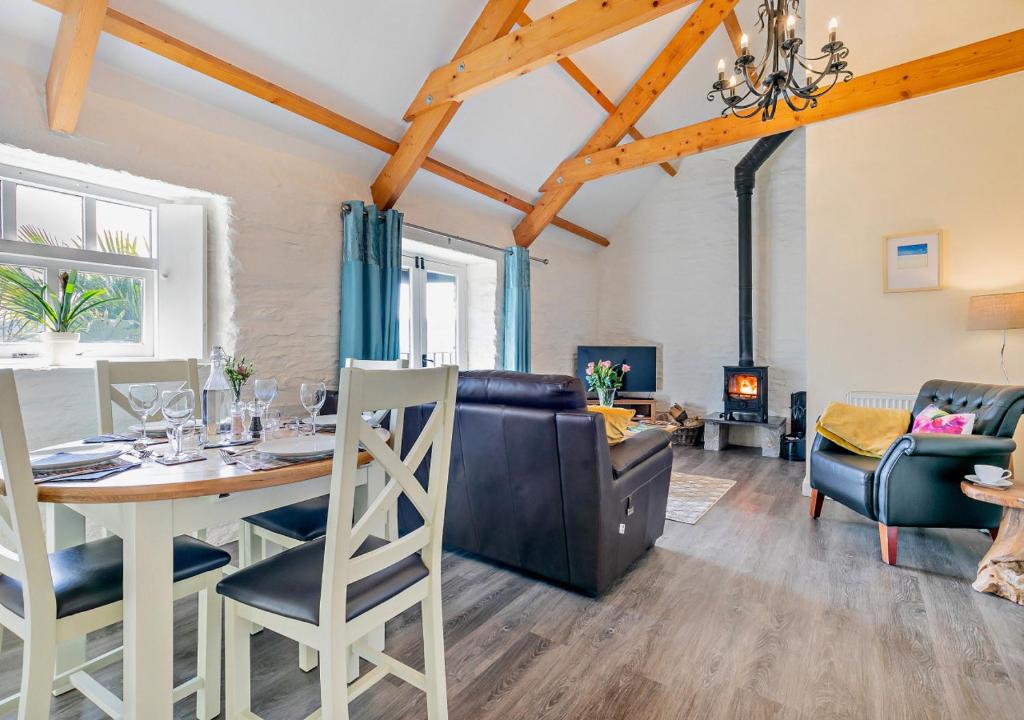 Rainbow Cottage - Duloe, Duloe – Precios actualizados 2023