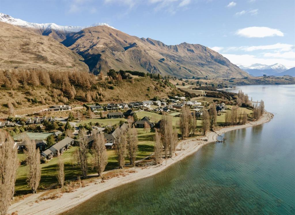 Edgewater Hotel, Wanaka (updated prices 2024)