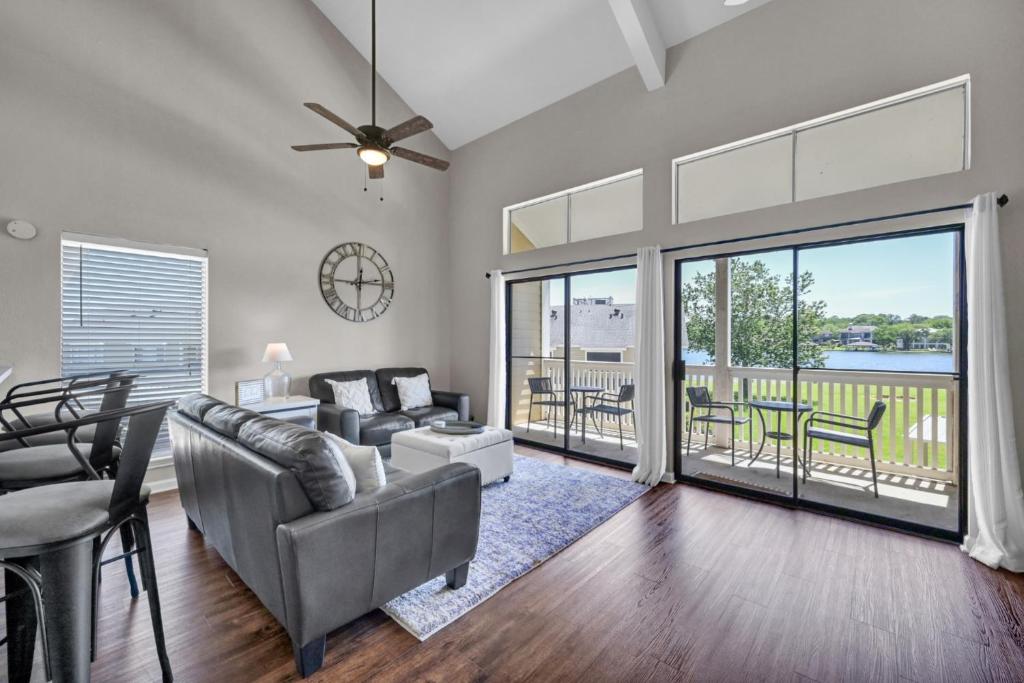 April Point Dr S, Montgomery (updated prices 2025)