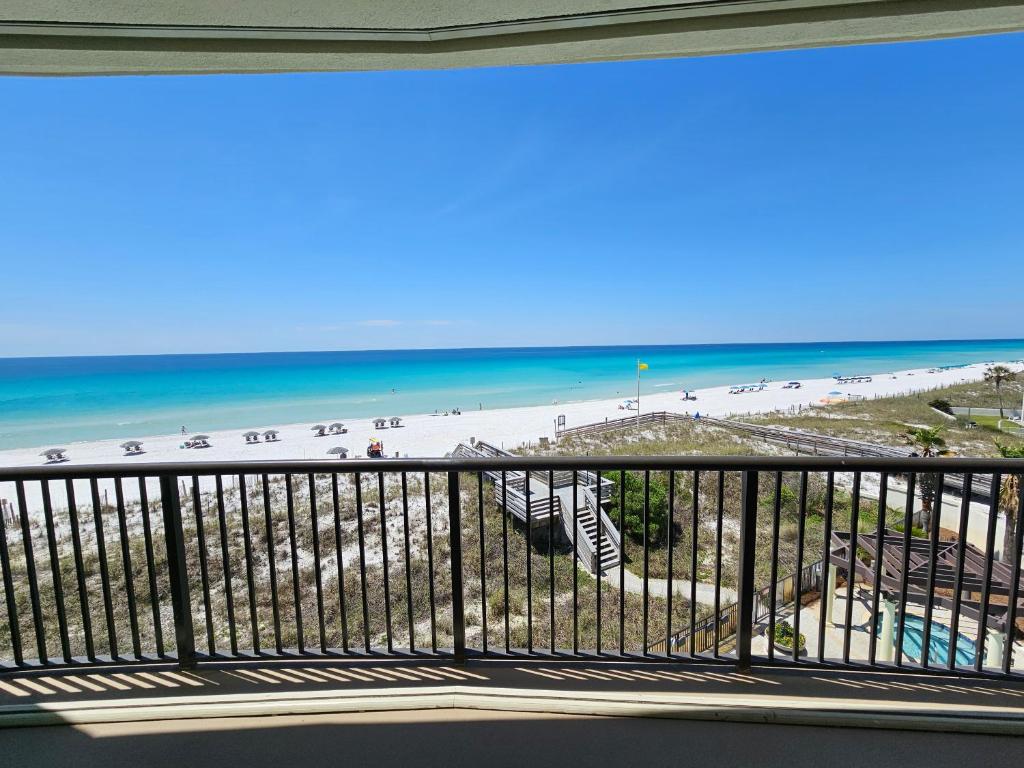 Bella Riva 309 4 bedroom Beachfront Beach set up included, Fort Walton ...