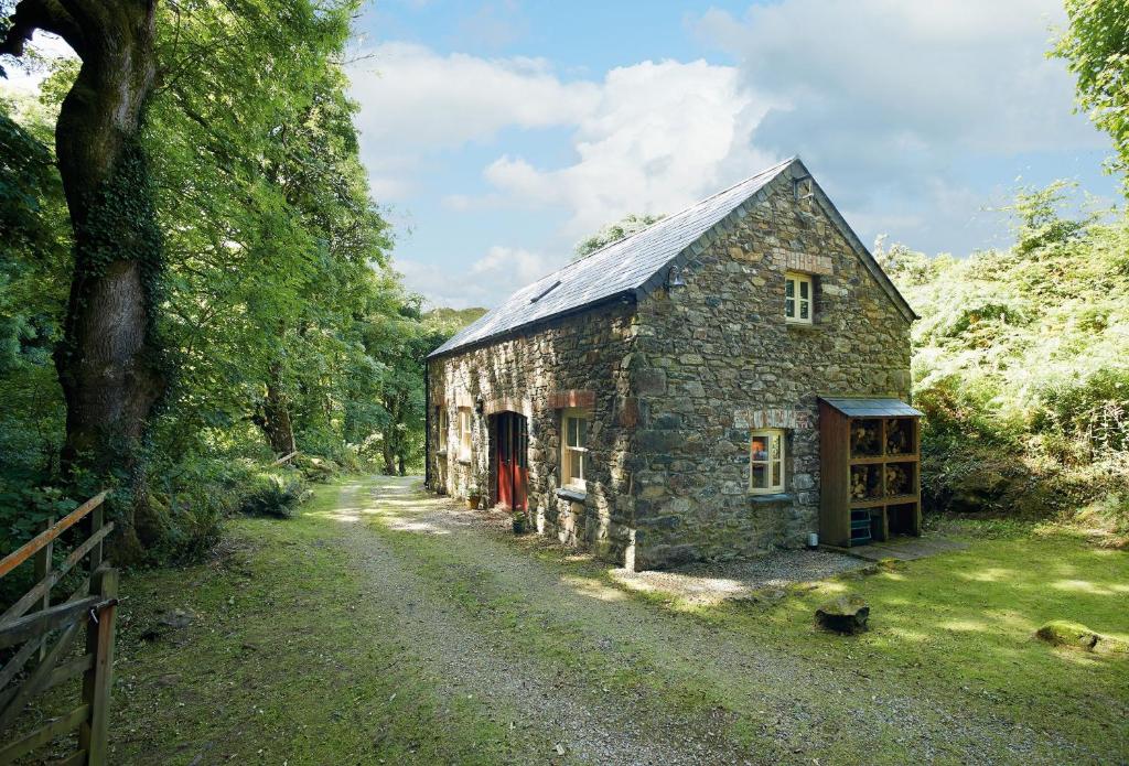 Cwm Bach, Dinas (precios actualizados 2025)