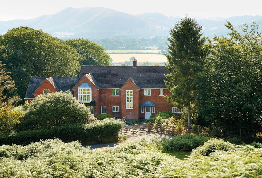 The Oaks, All Stretton (updated prices 2025)