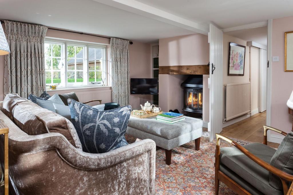 Wisteria Cottage, Urchfont (updated prices 2026)