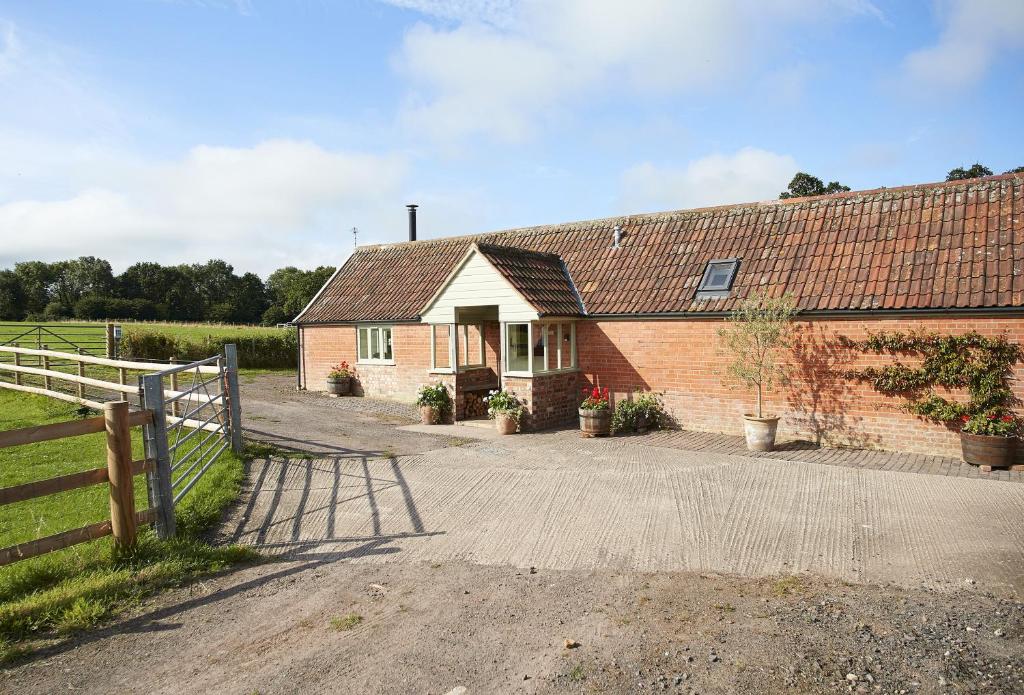 Downclose Piggeries, North Perrott (updated prices 2024)