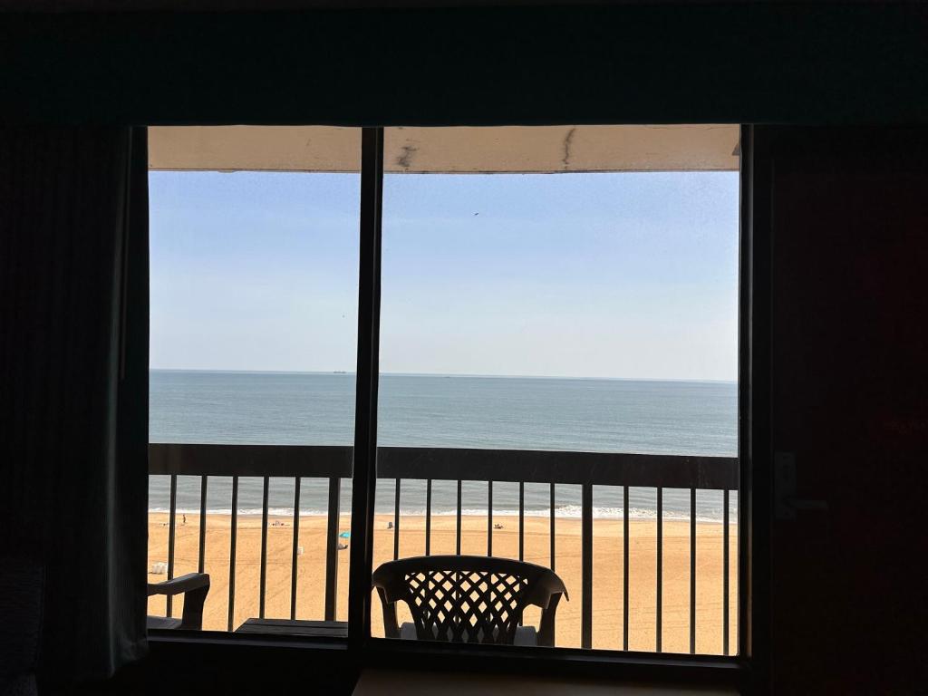 The Breakers Resort Inn, Virginia Beach (updated prices 2025)