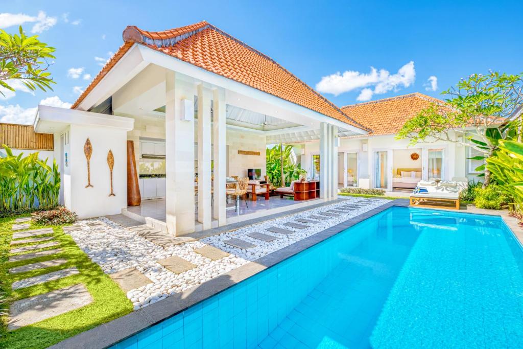 NEW 3BD Tropical Villa in Central Umalas, Canggu (updated prices 2025)