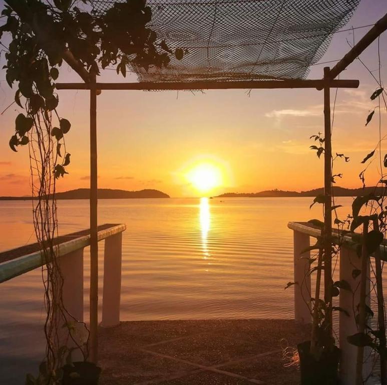 Bella Louise Bar Resto, Busuanga – Updated 2023 Prices