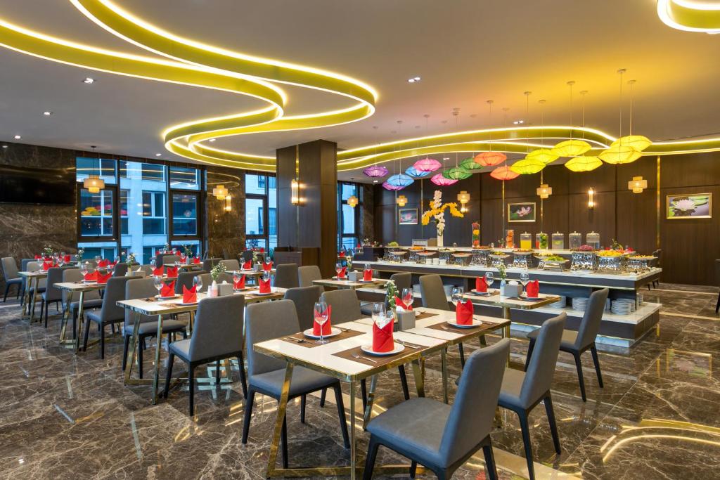 Golden Lotus Grand Da Nang - Panoramic Rooftop Bar & Daily Afternoon ...