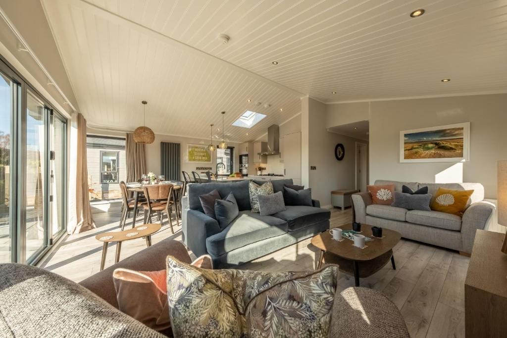 14 Westgate, Burnham Market (updated prices 2026)