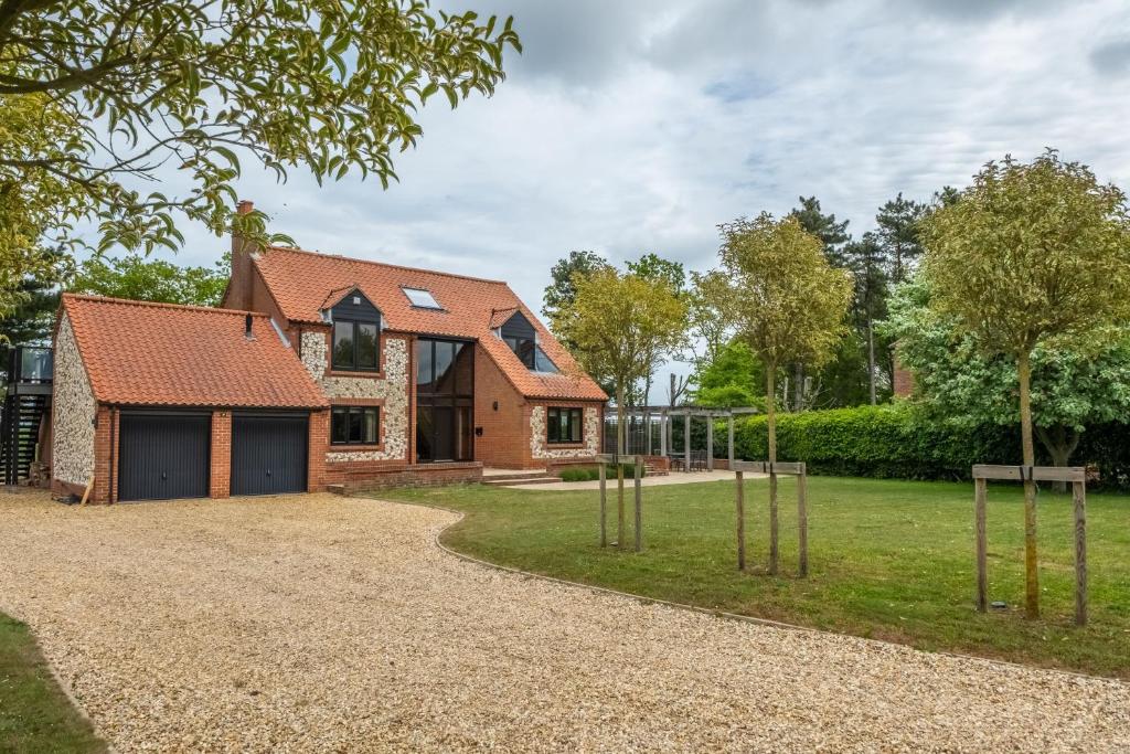 Outside Edge, Burnham Deepdale – Updated 2023 Prices