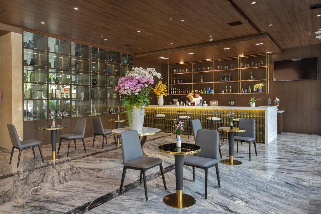 Golden Lotus Grand Da Nang - Panoramic Rooftop Bar & Daily Afternoon ...