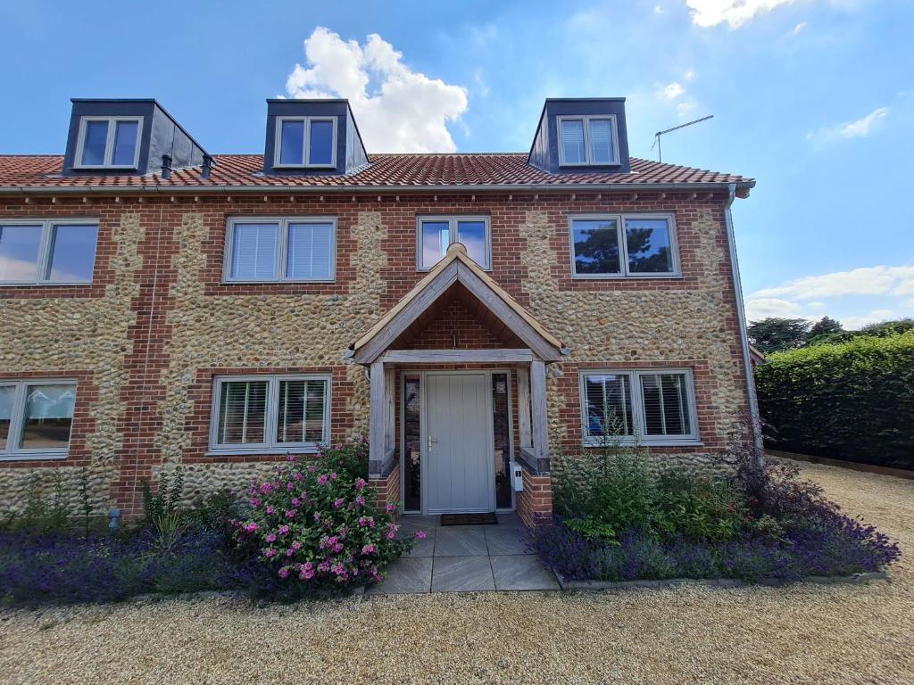 Field View, Sedgeford (updated prices 2026)